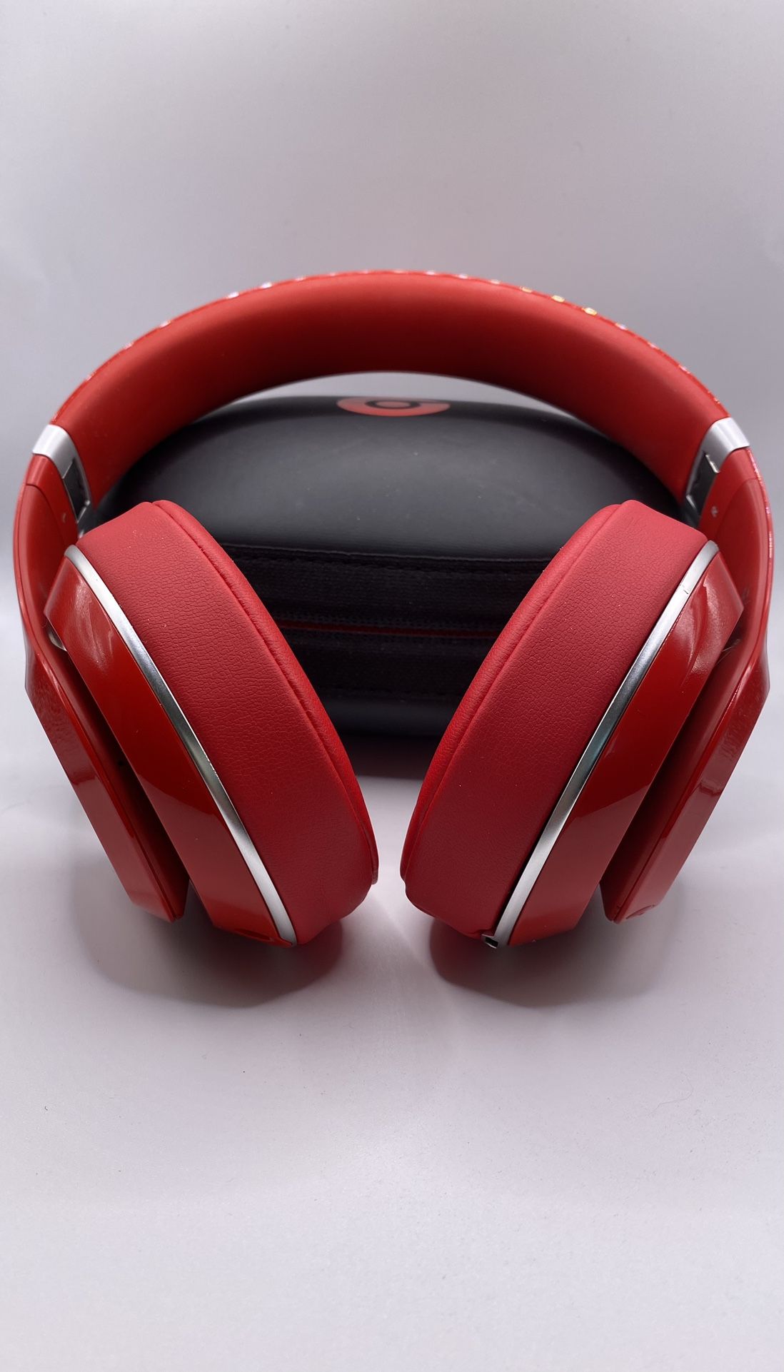 Beats Studio Wireless Red