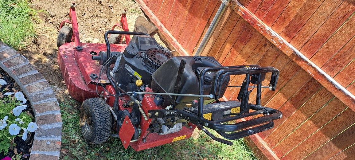 Toro 32" (81 cm) Fixed Deck Gear Drive T-Bar (30672) for Sale in Wht Settlemt, TX - OfferUp