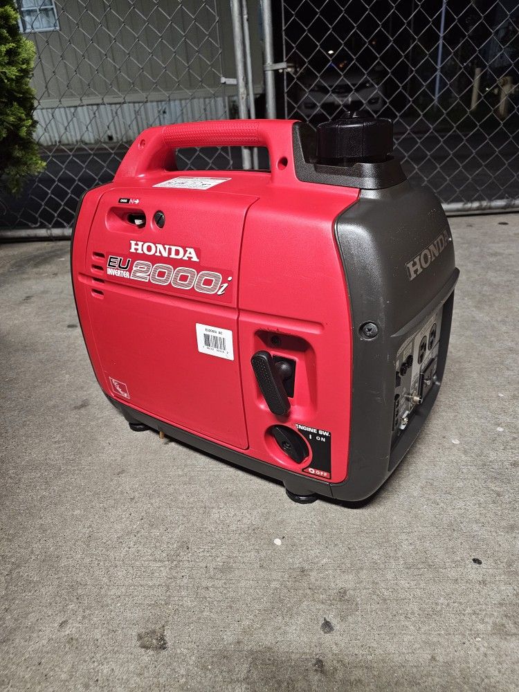 HONDA GENERATOR INVERTER EU2000 TRABAJA MUY BIEN for Sale in San ...