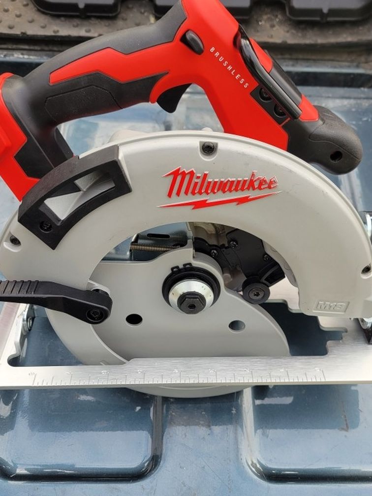 M18 Milwaukee Skill Saw for Sale in Los Angeles, CA - OfferUp
