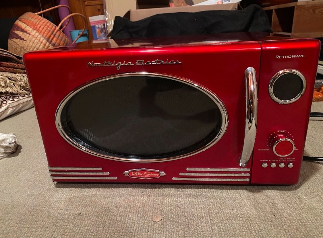 Retro Microwave Red