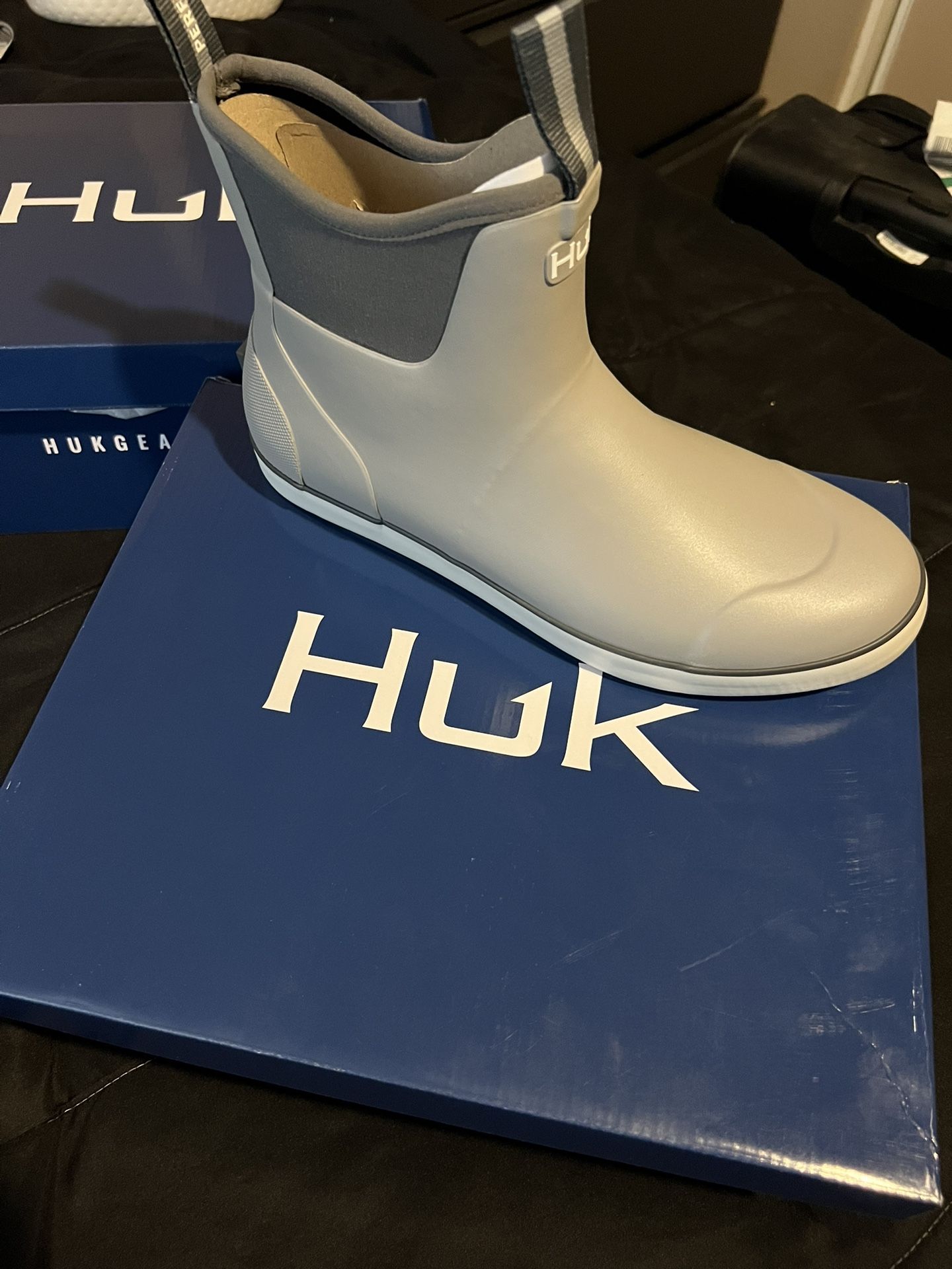 HUK FISHING BOOTS for Sale in Corona, CA - OfferUp