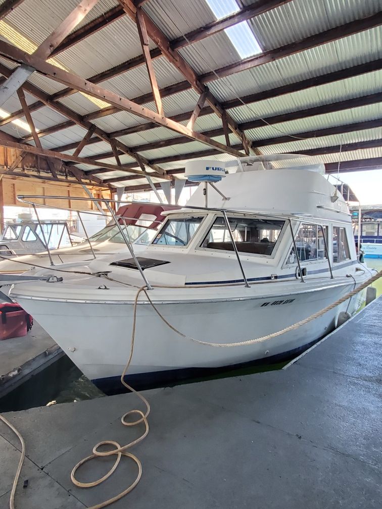 28ft uniflight mega boat for Sale in Vancouver, WA - OfferUp