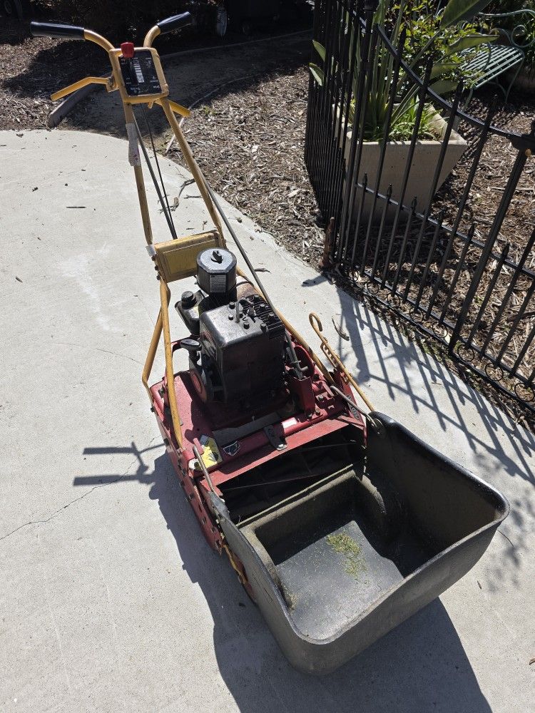 McLane Front Throw Mower for Sale in Chula Vista, CA - OfferUp