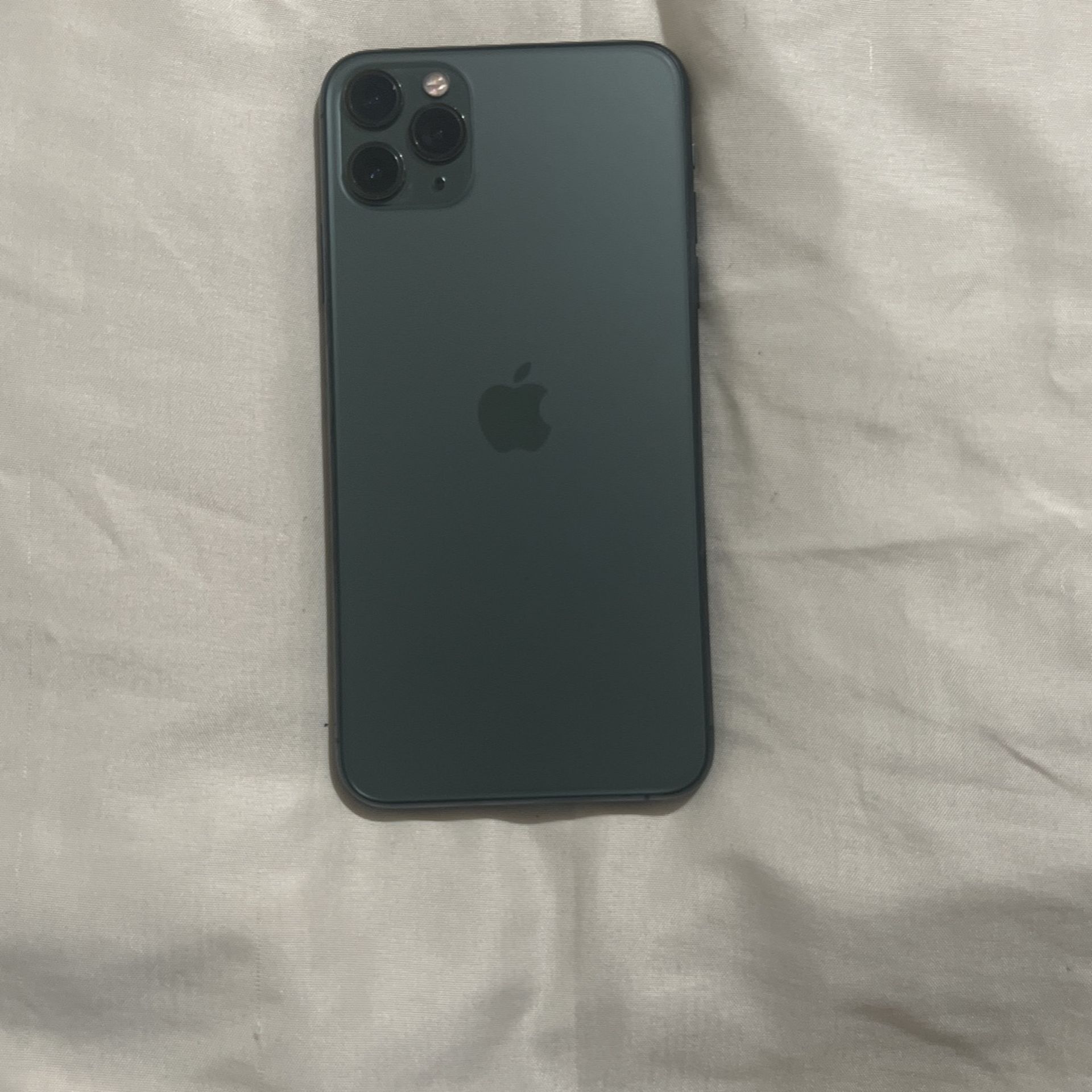 iPhone 11 Pro Max for Sale in Vista, CA - OfferUp