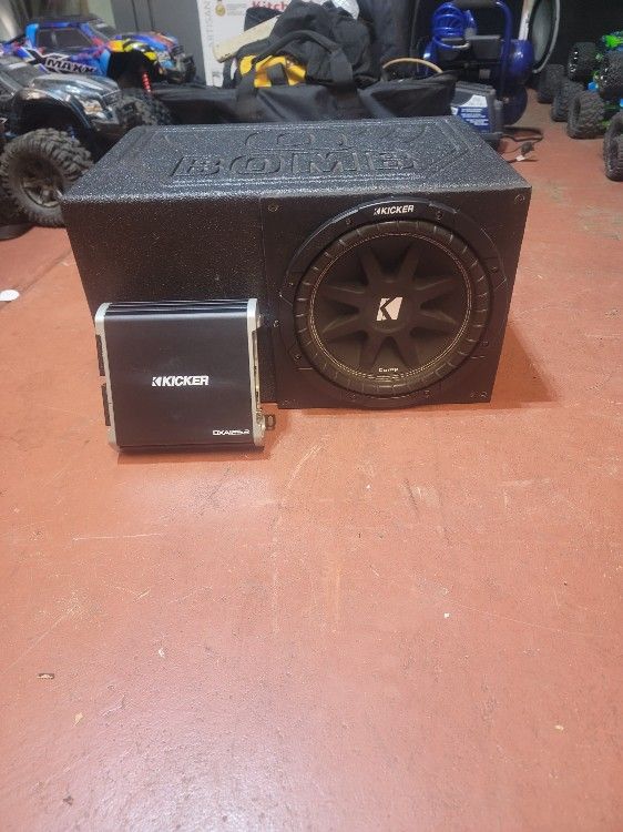 Kicker Comp 10 In Qbomb Box And 125.2 Amp for Sale in Danville, IN ...