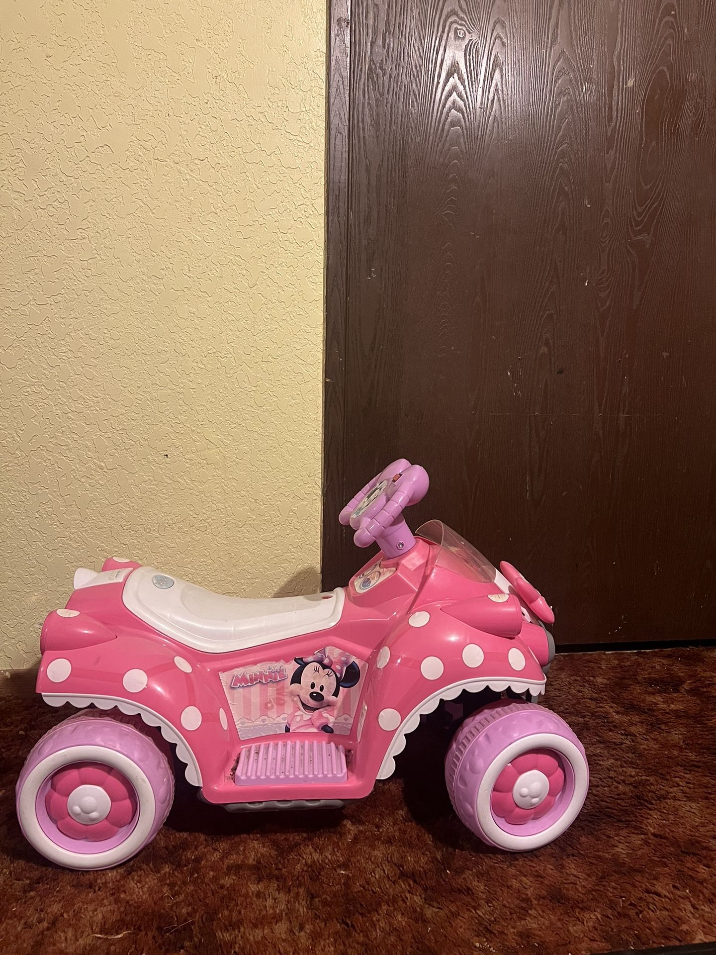 Minnie Mouse Ride On Car for Sale in Seattle, WA - OfferUp