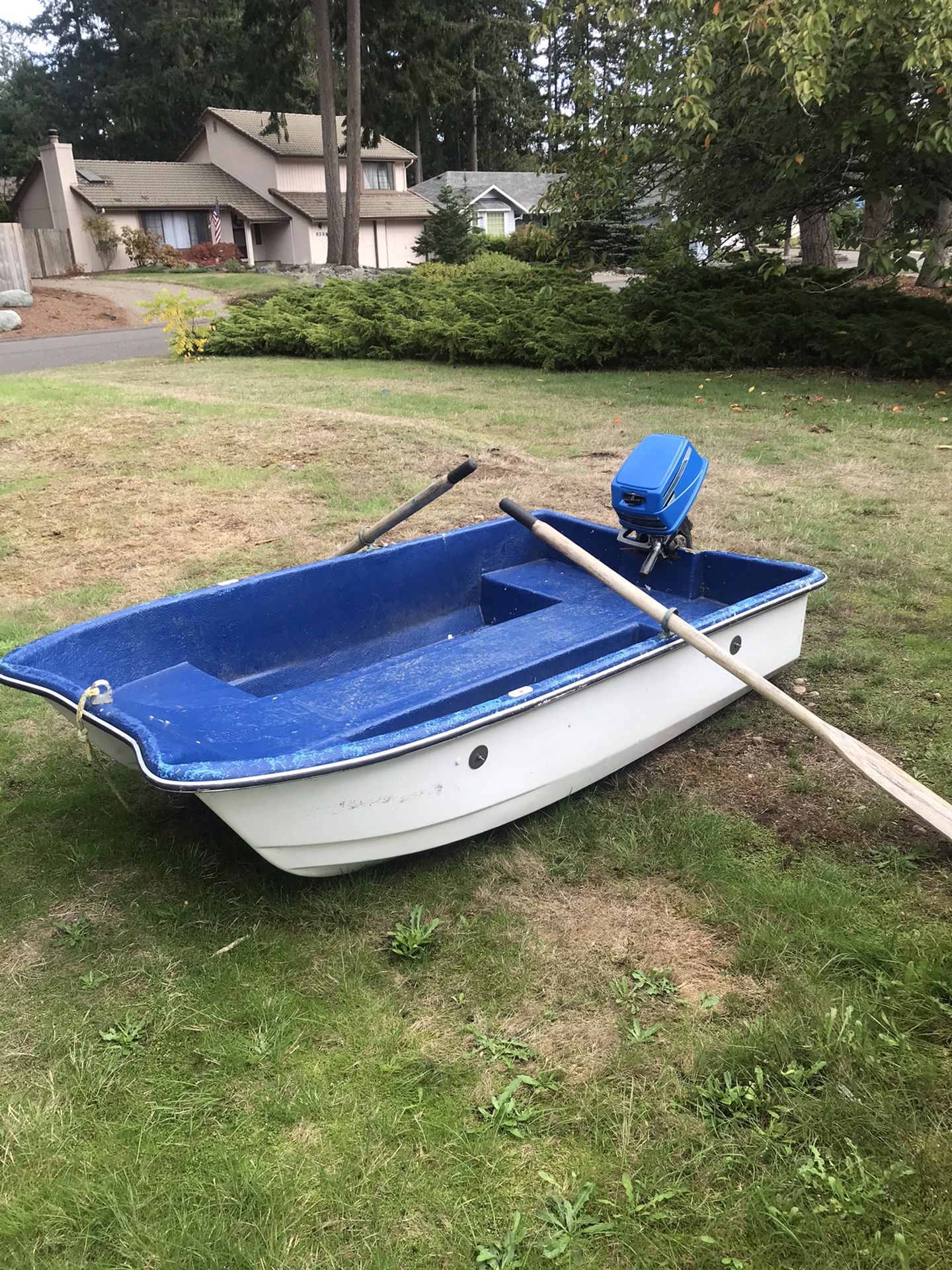 8 ft Livingston boat with 7hp motor for Sale in Olympia, WA - OfferUp