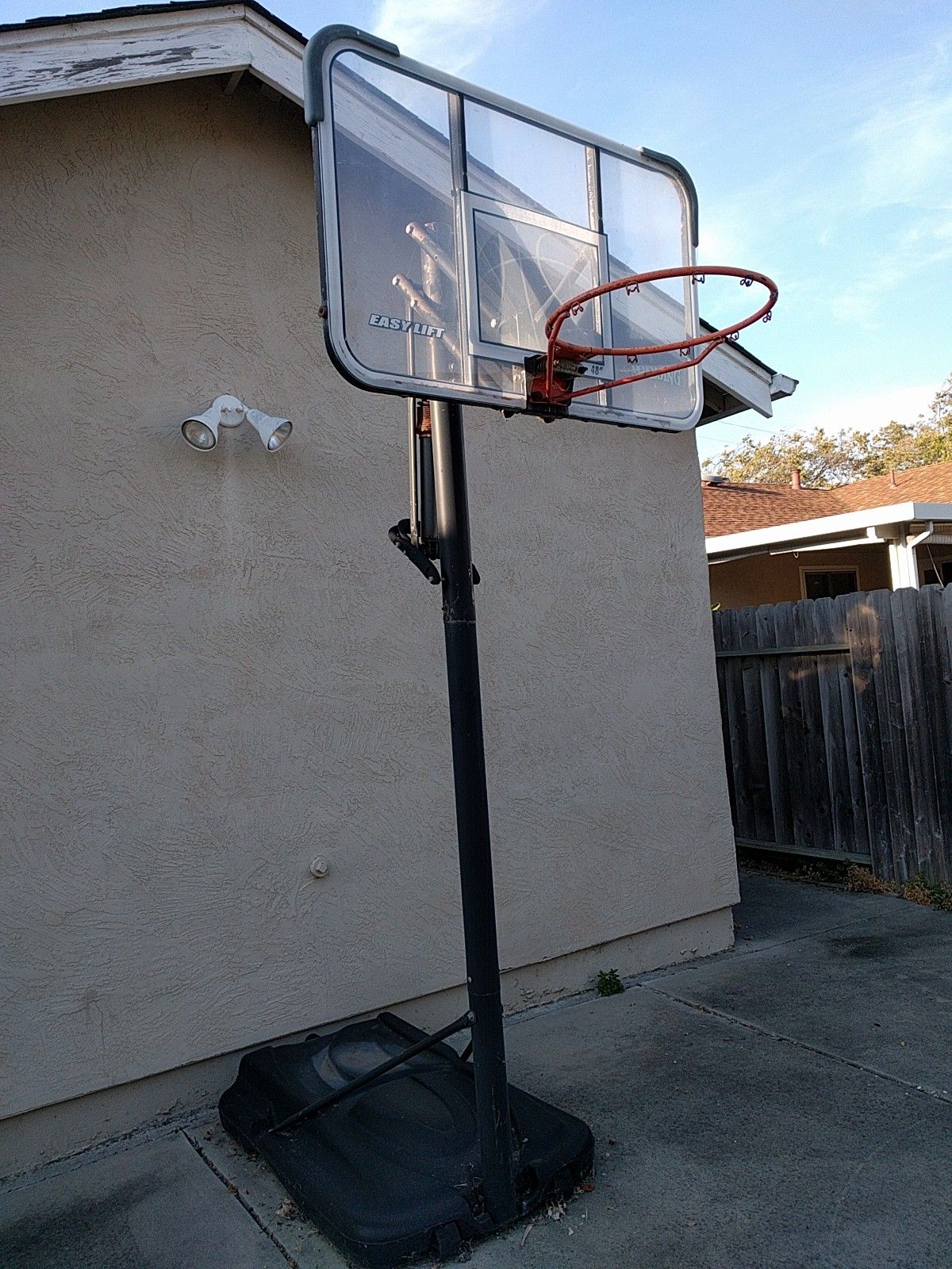 Spalding Basketball Hoop, Easy Lift. 48" for Sale in San Leandro, CA ...