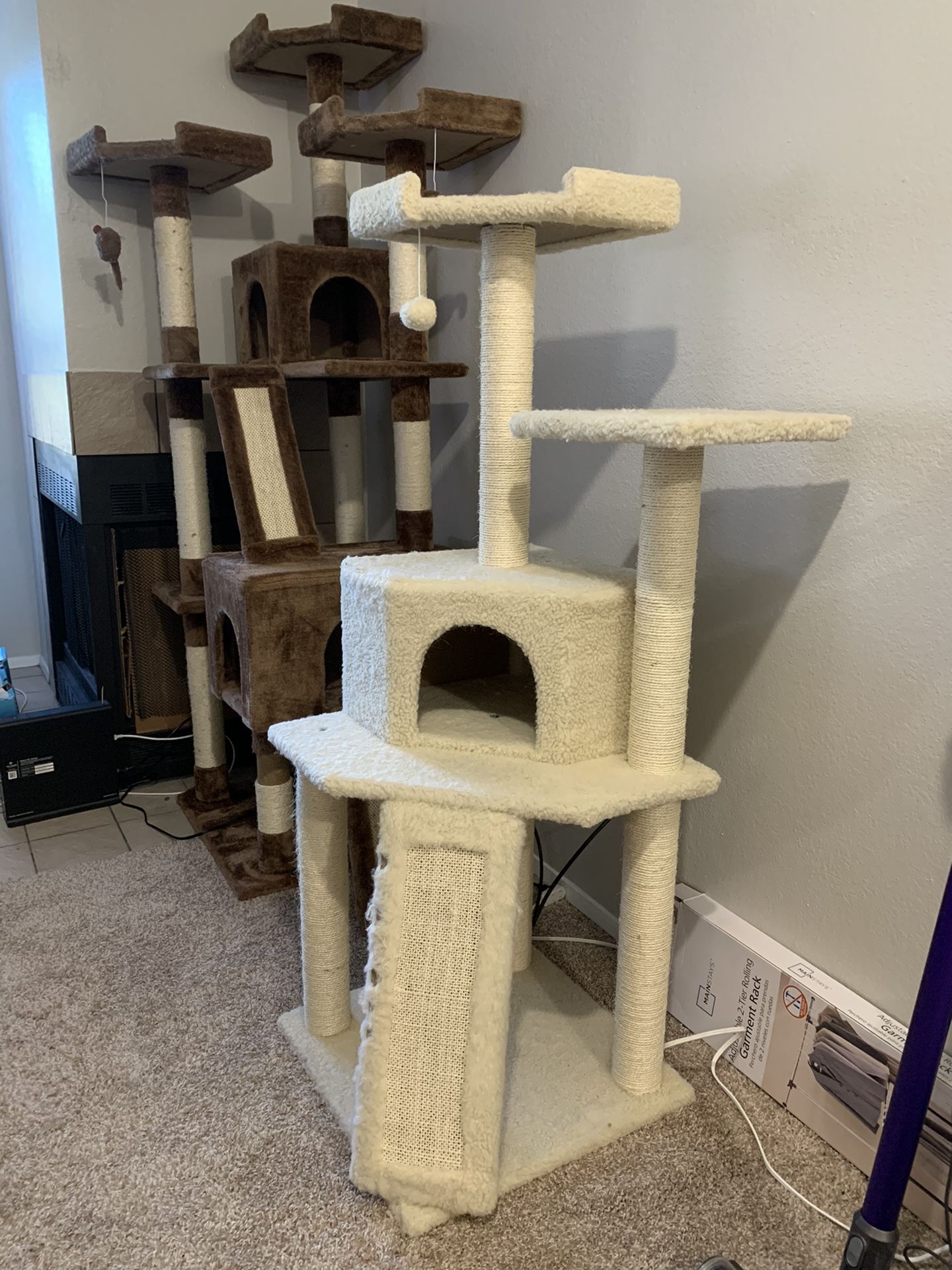 Frisco 52-in Faux Fur Cat Tree & Condo, Cream for Sale in Lynnwood, WA ...
