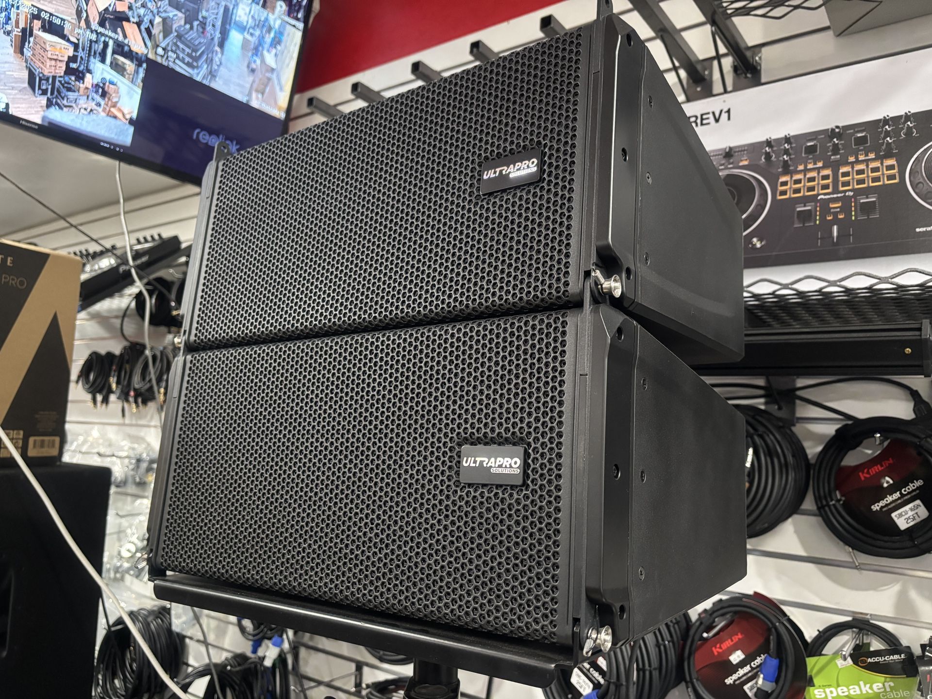 Thor UP-206A Line Array Speaker for Sale in Riverside, CA - OfferUp