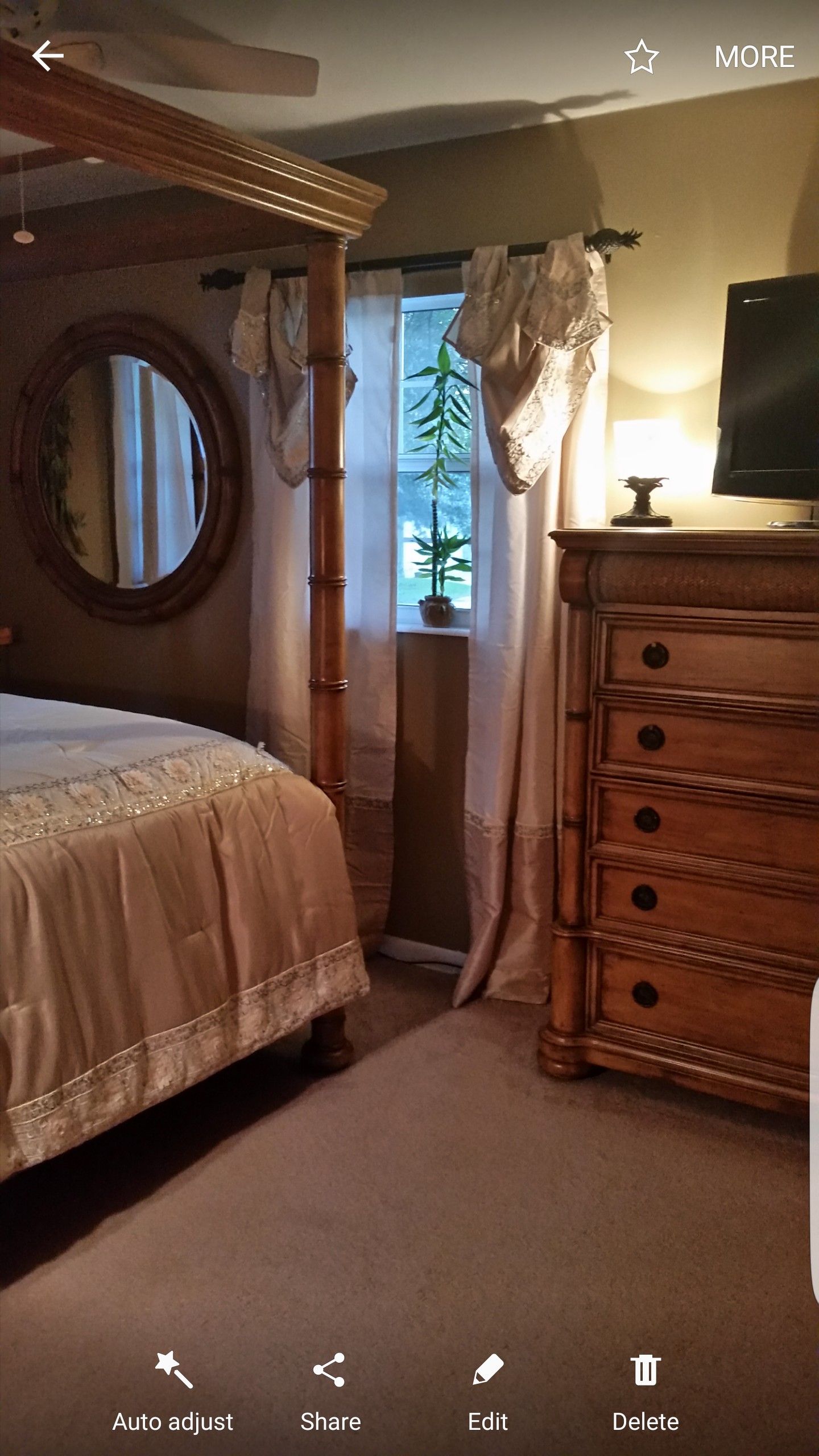 Beautiful Queen Cindy Crawford Key West Canopy Bedroom Set for Sale in ...