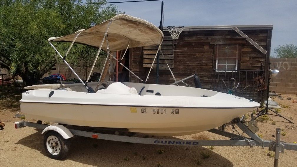 Sunbird sizzler 14 ft jet boat. Needs ignition for Sale in Phoenix, AZ ...