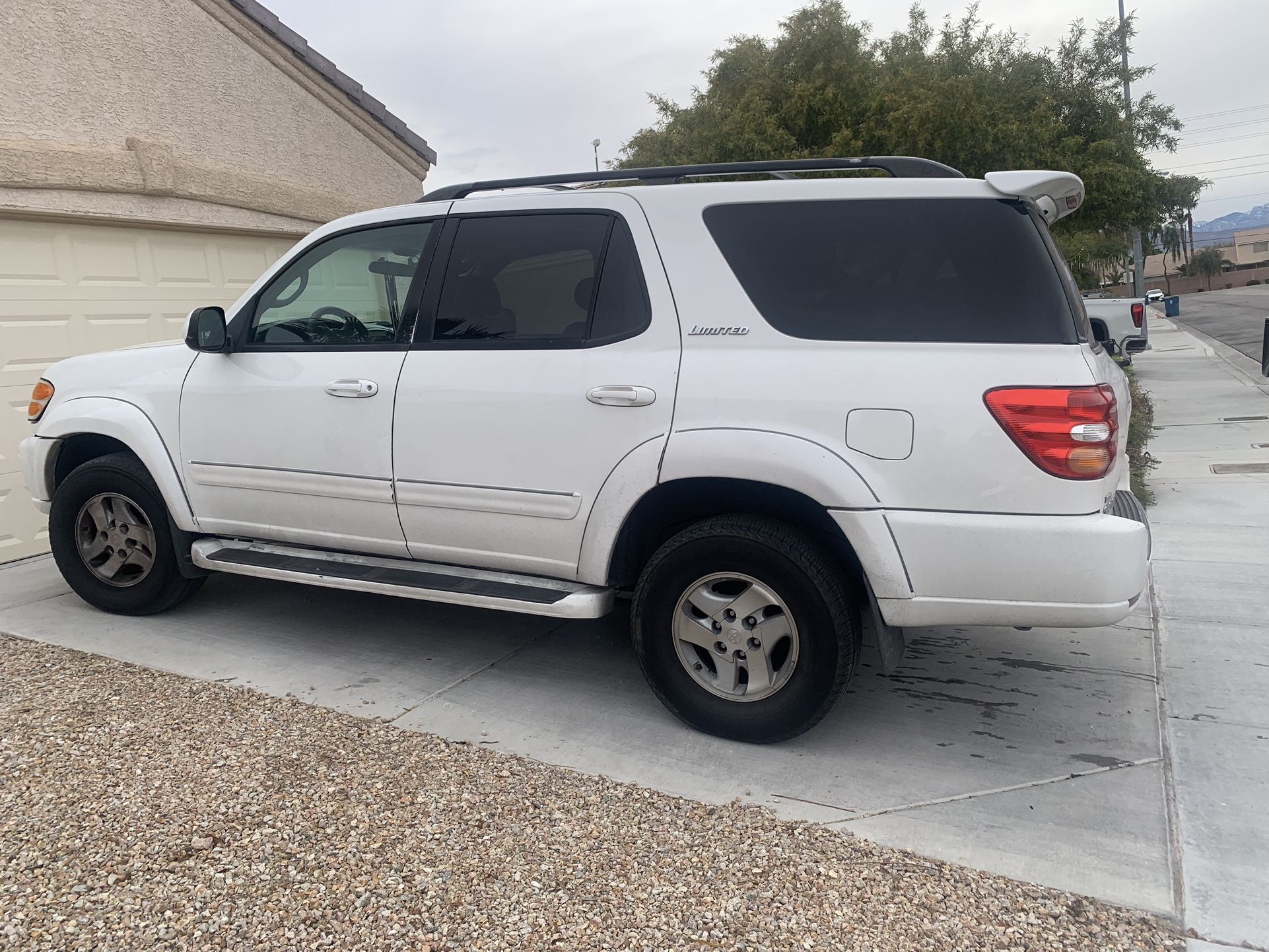 Toyota Sequoia 2002 V8 4x4 for Sale in Las Vegas, NV - OfferUp