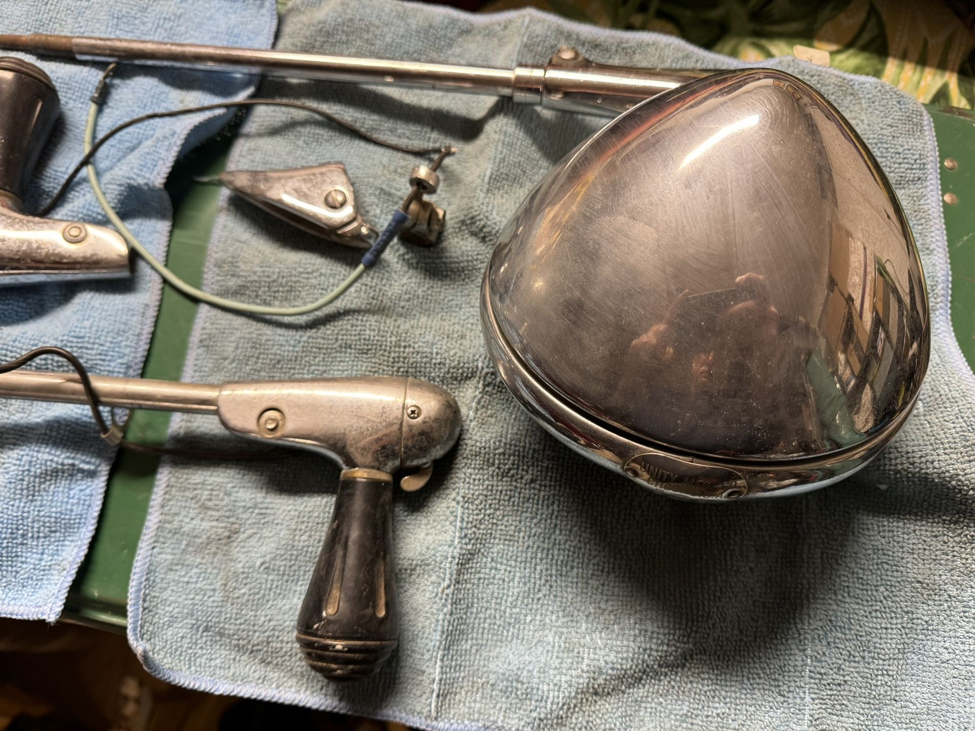 Pair of Vintage Unity Mfg Model S6 Spotlights for Sale in Highland, CA ...