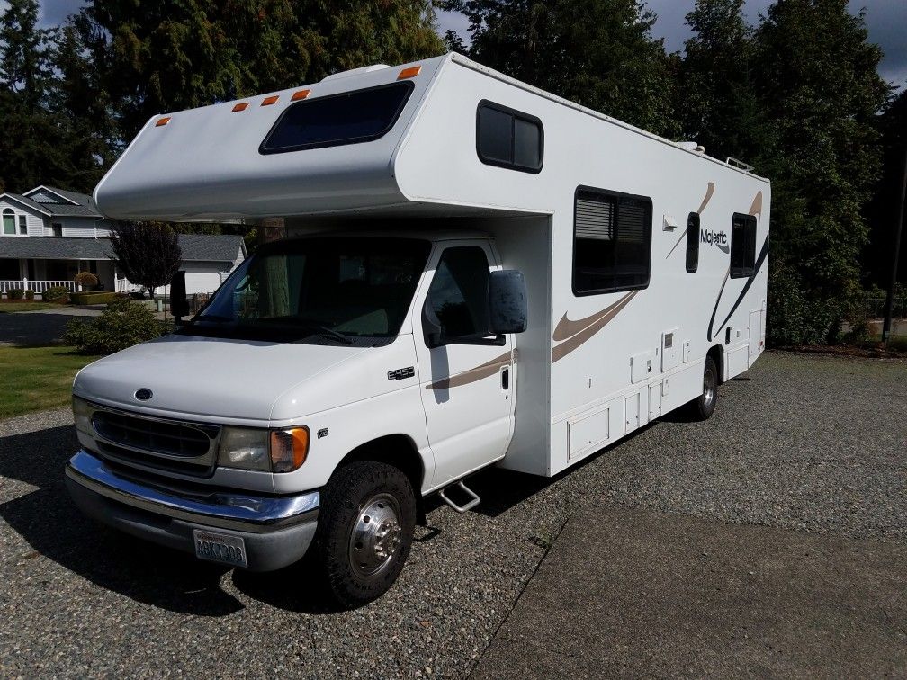 2002 motorhome Ford E450 class C for Sale in Bonney Lake, WA - OfferUp