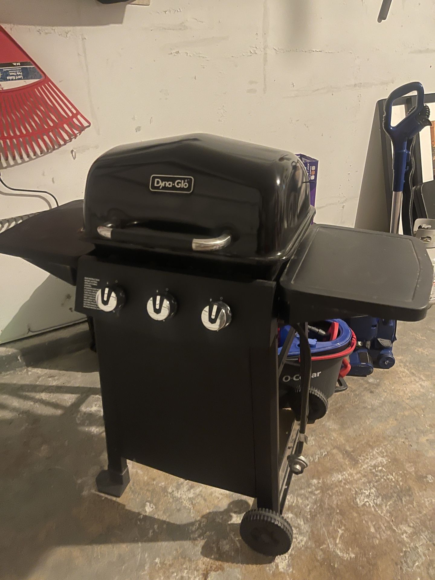 Gas Grill W/ Propane tank for Sale in San Antonio, TX - OfferUp