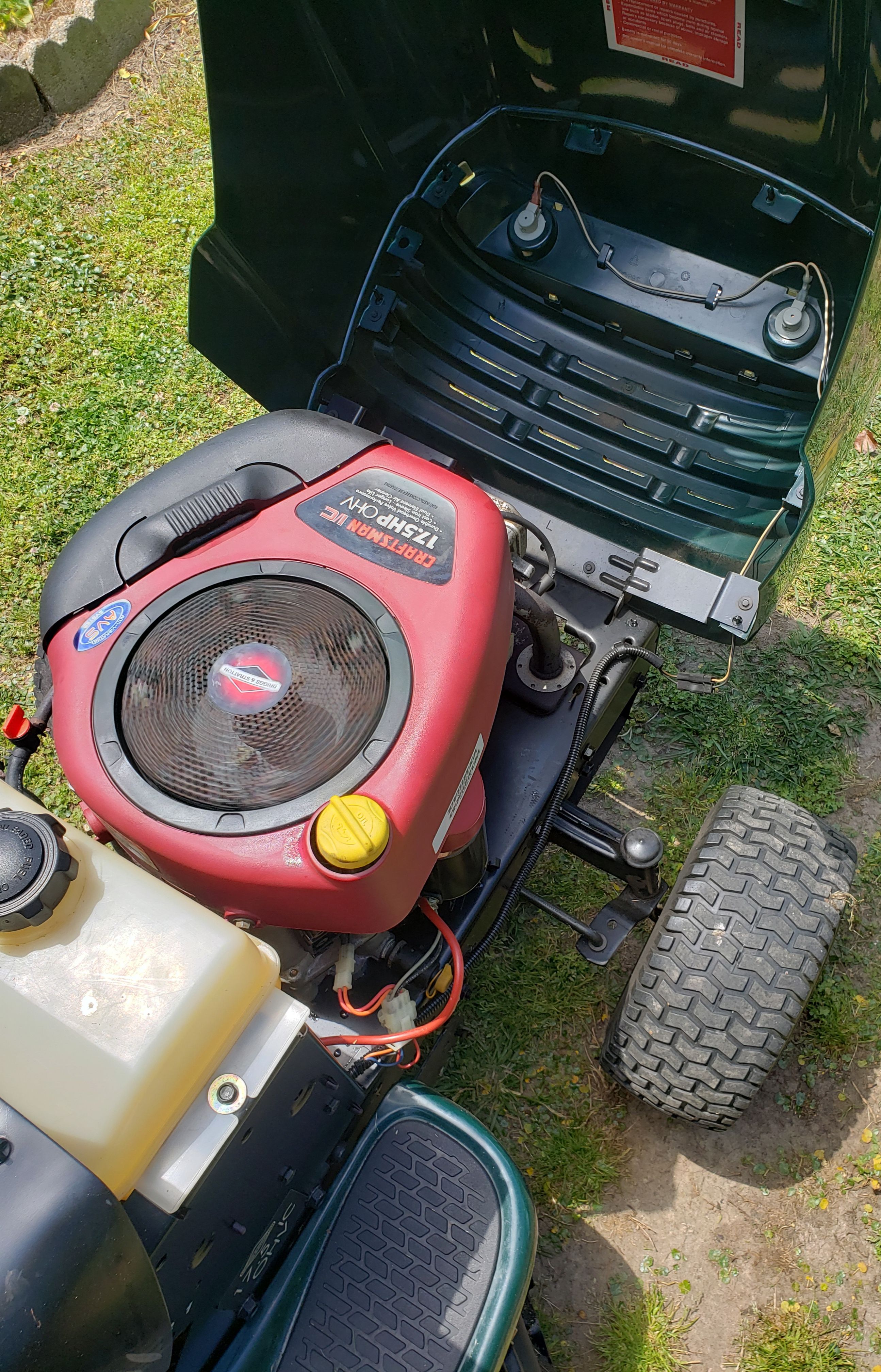 Craftsman LT1000 Riding Lawn Mower for Sale in South Norfolk, VA - OfferUp