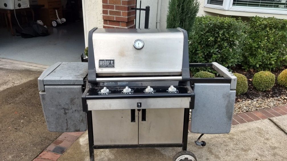 Weber summit silver grill for Sale in Portland, OR - OfferUp