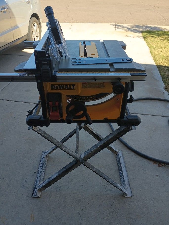 DeWalt Table Saw DWE7485 for Sale in Peoria, AZ - OfferUp