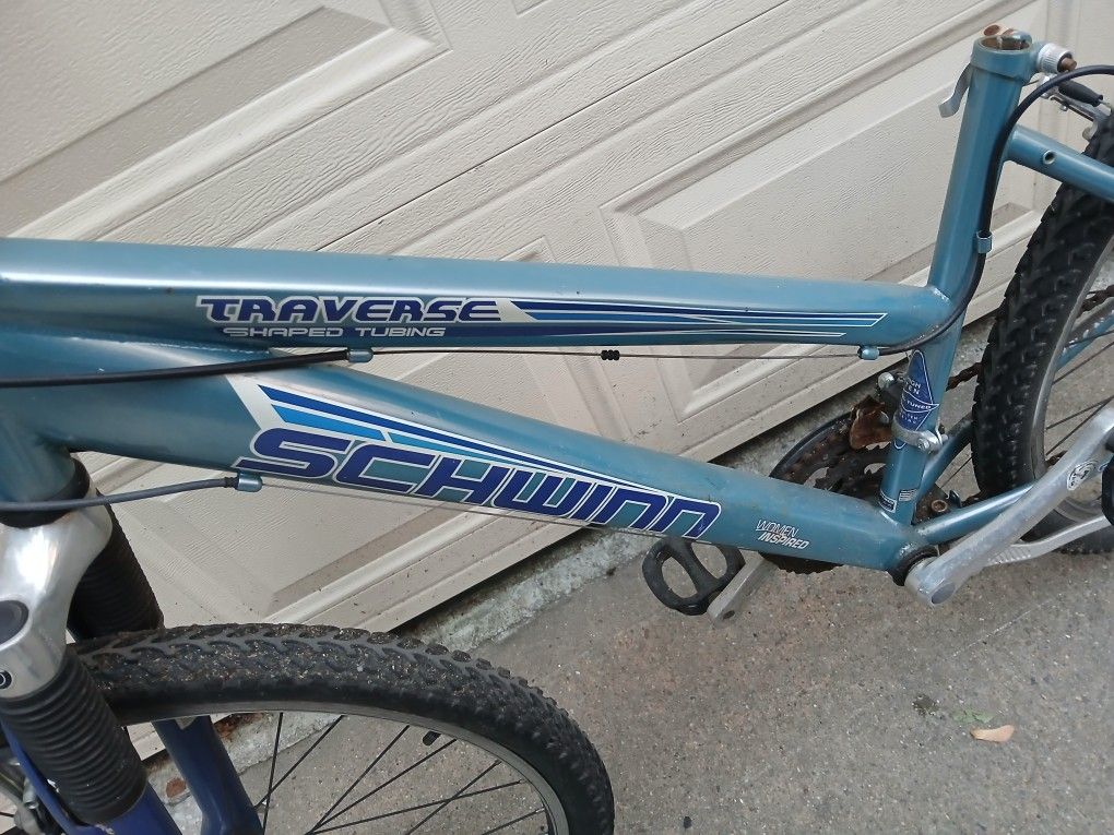 Schwinn Traverse lady s bicycle 21 speed mountain bike 220 Bikes Cycling