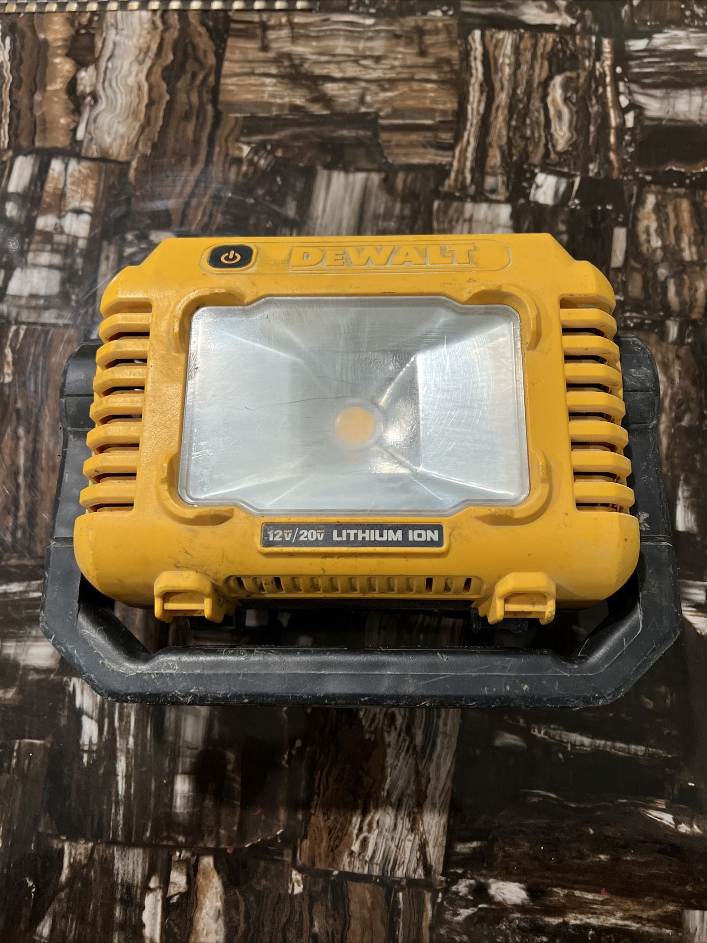 Dewalt 12v/20v Compact Task Light DCL077 - USED for Sale in Lodi, CA ...