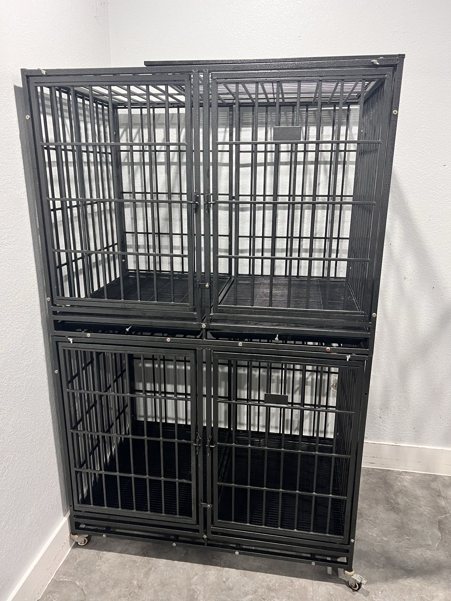 4 DOUBLE SIDED DROP DOWN DOG CAGES HOMEYPET for Sale in Hialeah, FL ...