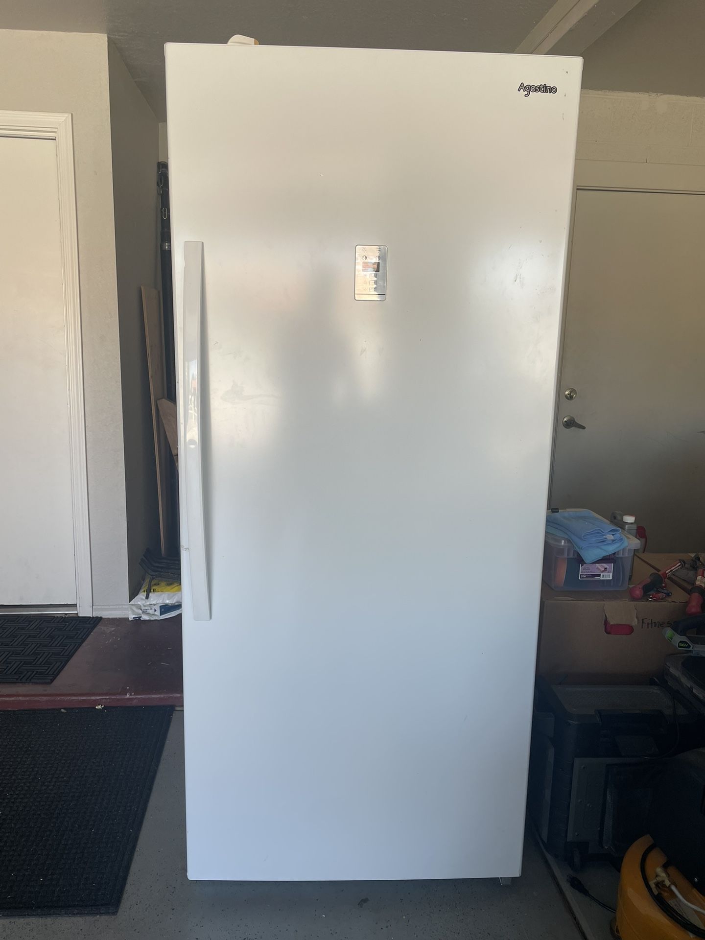 Agostino 17/21 Cu.Ft Upright Freezer for Sale in Scottsdale, AZ - OfferUp