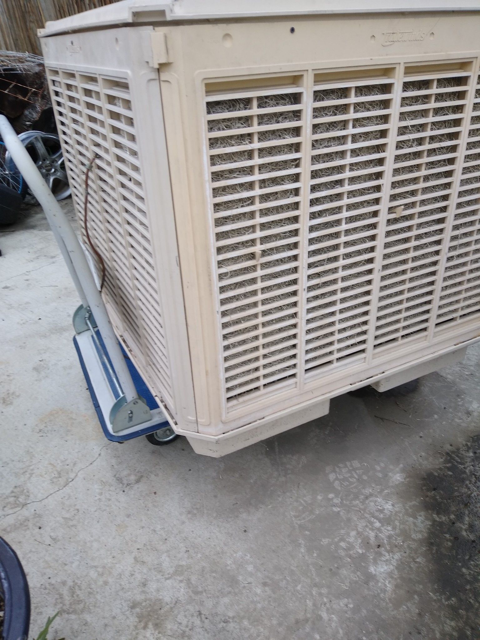 Swamp cooler fiberglass down draft for the roof para El techo for Sale ...