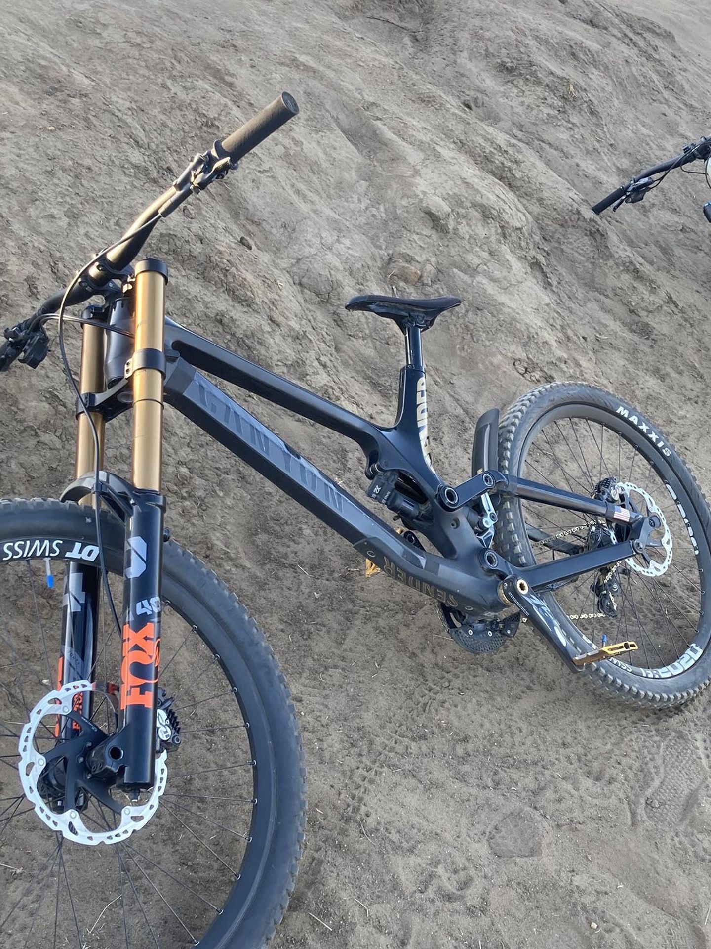 2019 Canyon Sender DH Mtb for Sale in San Clemente, CA - OfferUp