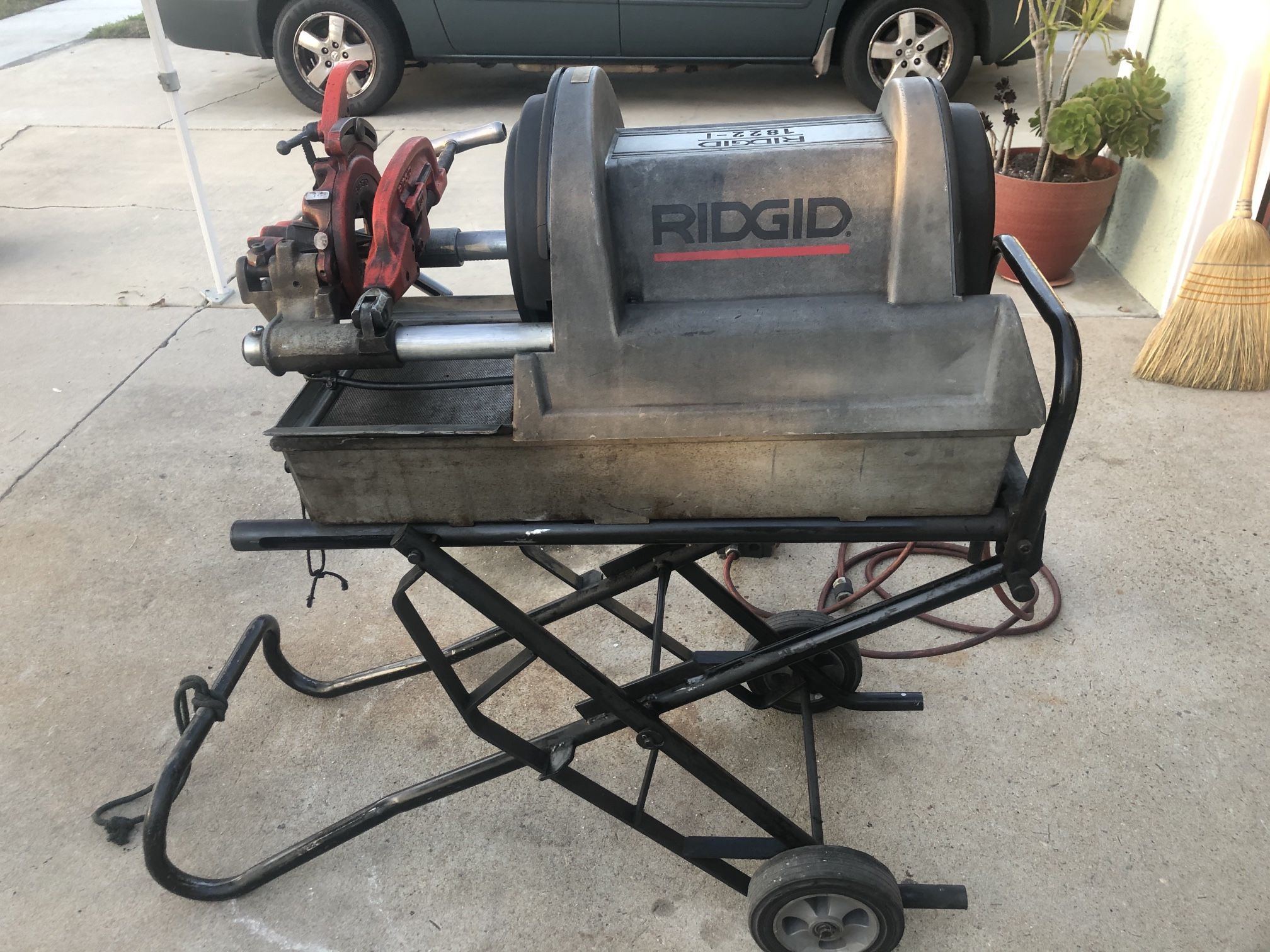 RIDGID PORTABLE WHEELED 1822-I PIPE THREADER for Sale in Seal Beach, CA ...