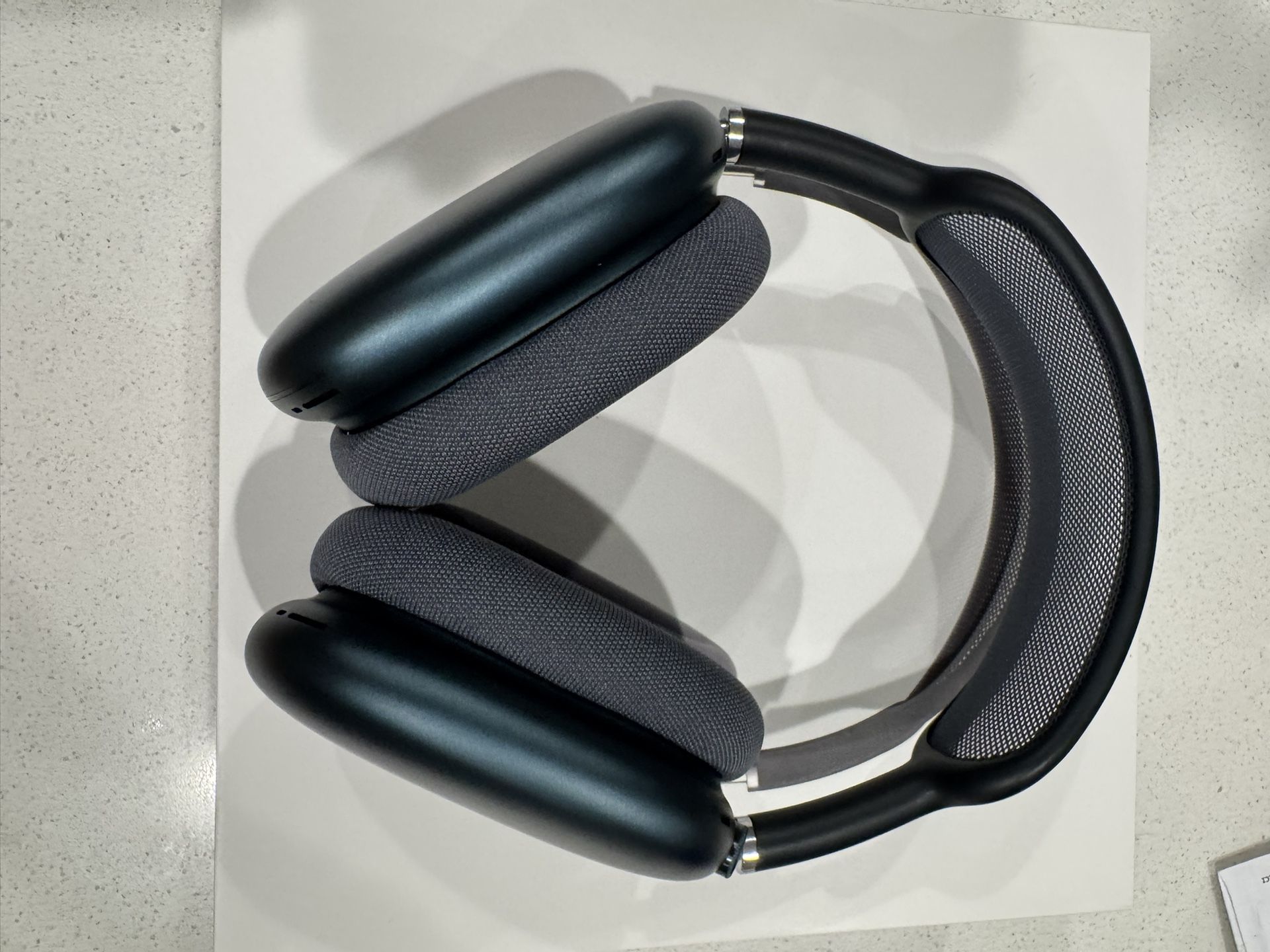 AirPod Max 2nd Gen USB-C Midnight Color for Sale in Denair, CA - OfferUp