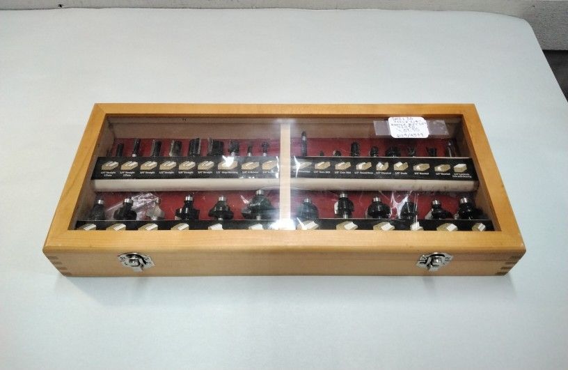 SKIL 30 Piece ¼" Router Bit Set - Located In Shelton for Sale in Skok ...