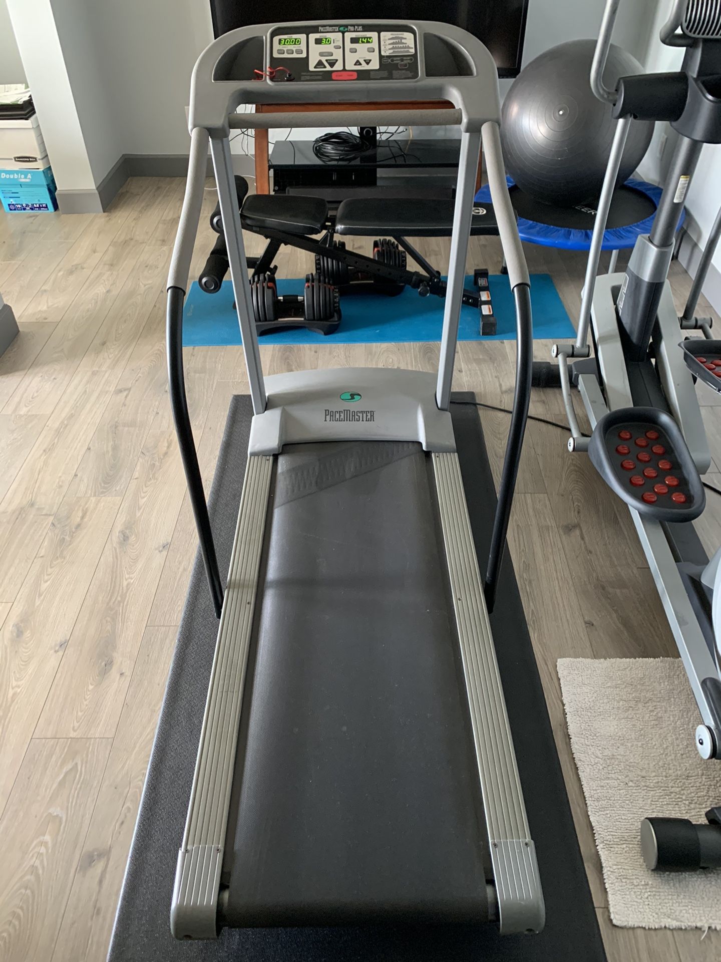 PaceMaster -Pro-Plus Treadmill for Sale in Camas, WA - OfferUp