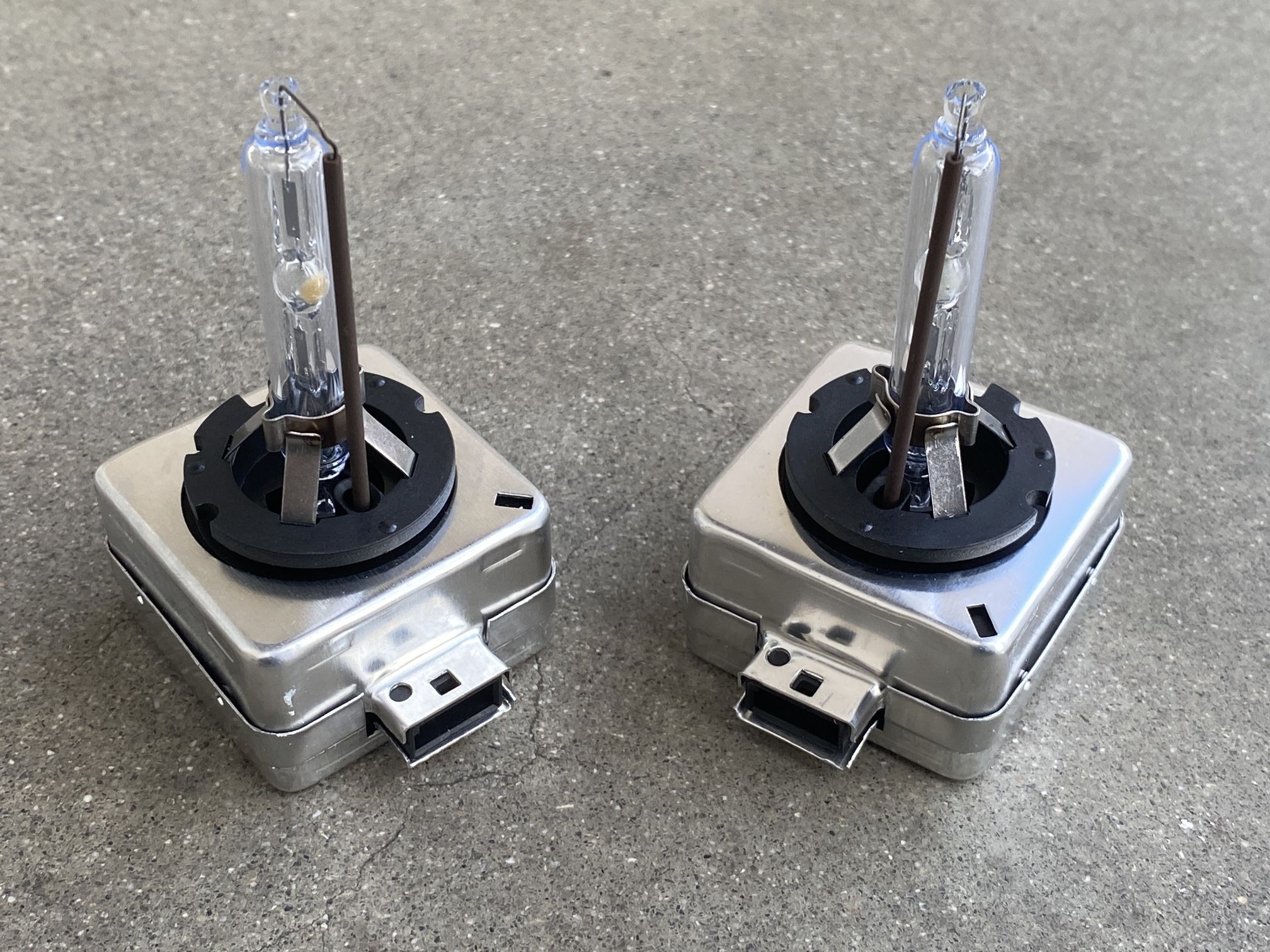 D3S D3C D3R XENON WHITE 6000K HID LIGHTS $50 for Sale in El Monte, CA ...