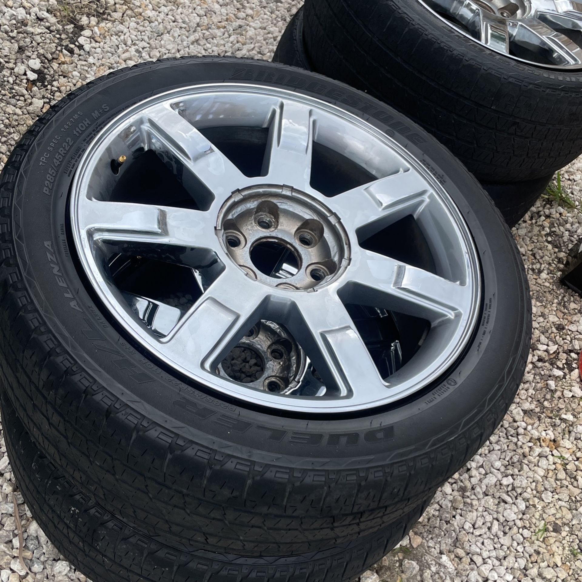 Cadillac Escalade Wheels 22” for Sale in Miami, FL - OfferUp