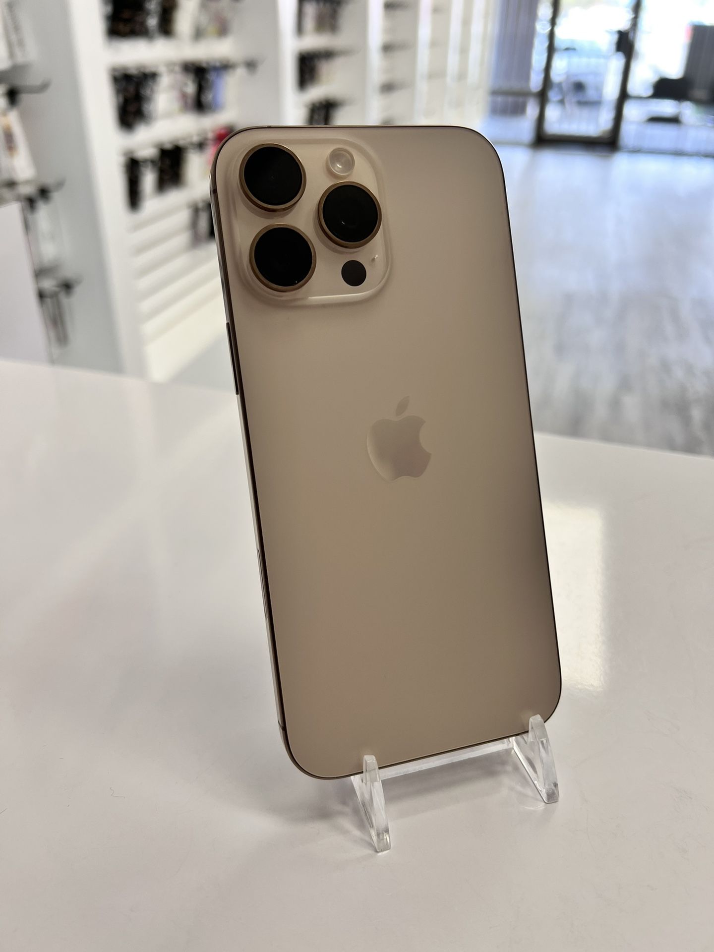 iPhone 16 Pro Max Att Cricket 256GB for Sale in Las Vegas, NV - OfferUp
