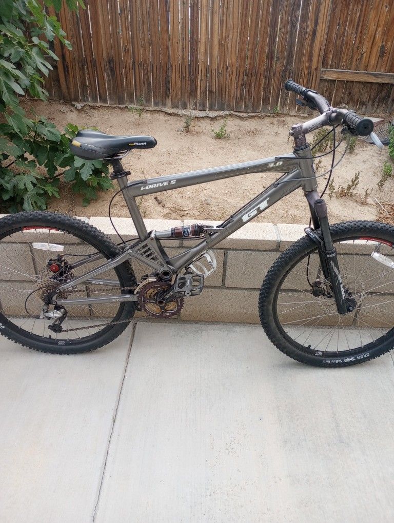 For Sale GT I-DRIVE 5. 3.0 Mountain Bike. Please See Pictures And Read ...