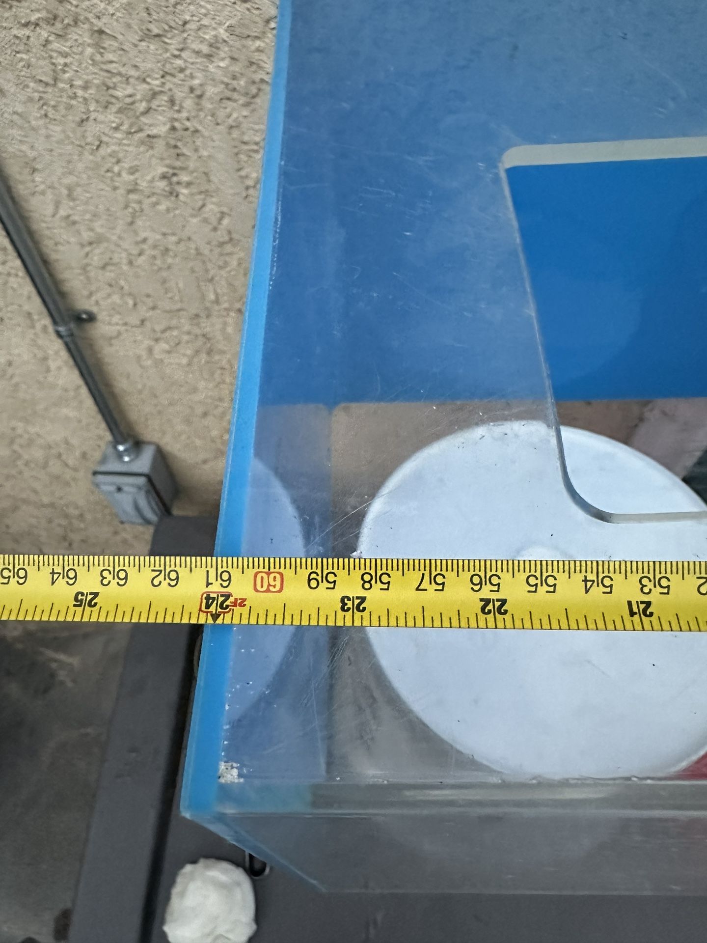Acrylic 25 Gallon Fish Aquarium for Sale in Los Angeles, CA - OfferUp