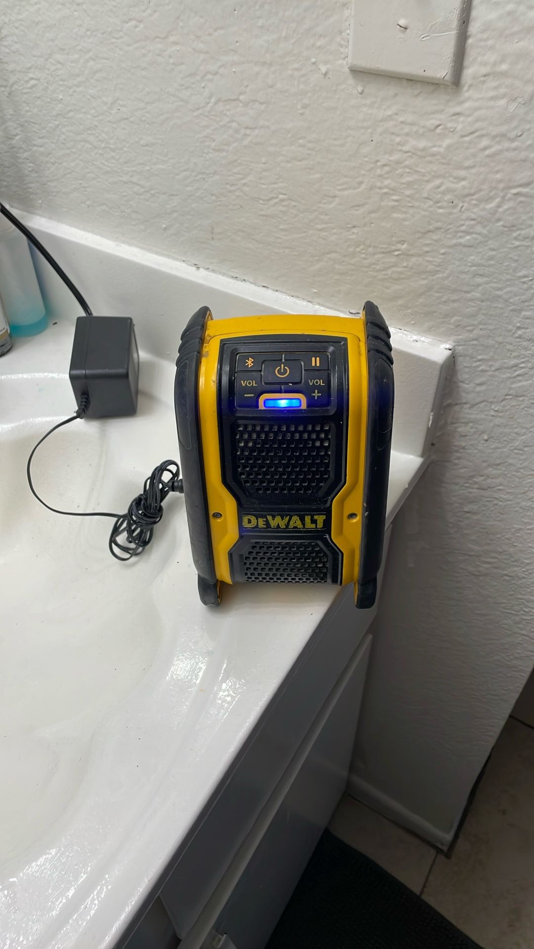 DEWALT RADIO for Sale in North Las Vegas, NV - OfferUp