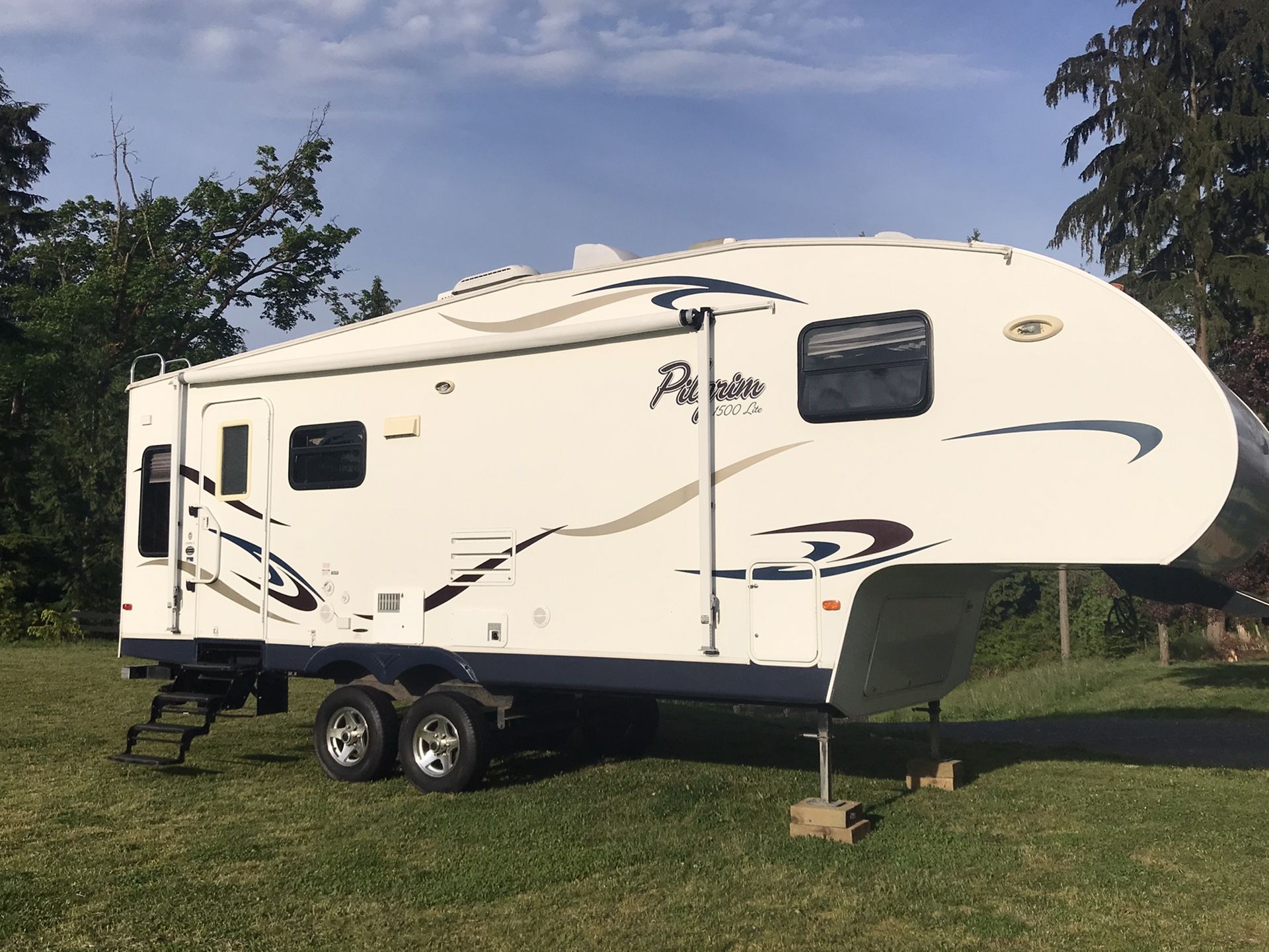 2008 Pilgrim 259-PRL 1500 lite model fifth wheel for Sale in Stanwood ...