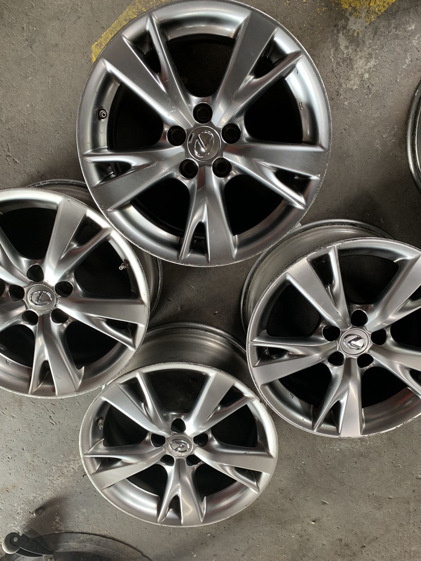 Lexus 18 inch for Sale in St. Pete Beach, FL - OfferUp