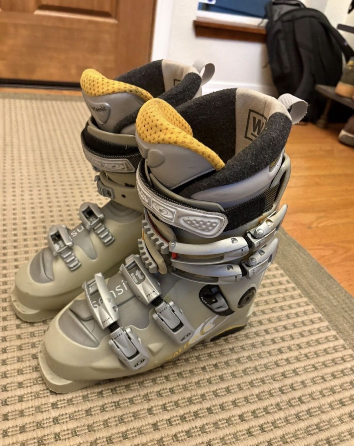 Salomon Evolution 8.0 Ski Boots - 24.5 for Sale in Arlington, WA - OfferUp