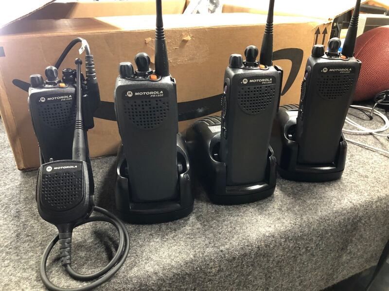 4 MOTOROLA TWO WAY RADIO’S-PR1500. 2 UHF (380-470mhz) 2 UHF (450-520mhz ...