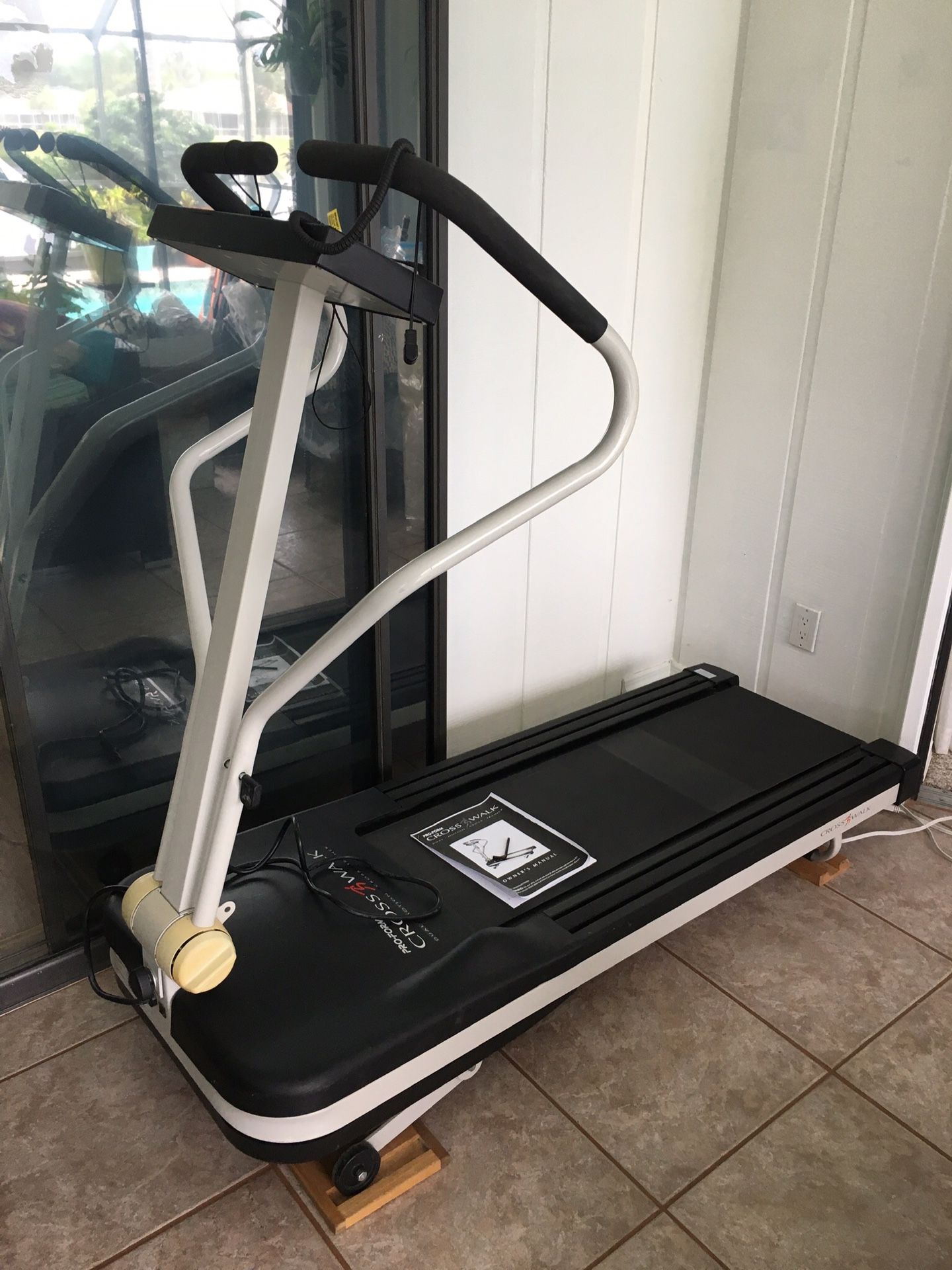 Cross Walk Treadmill by Pro-Form for Sale in PT CHARLOTTE, FL - OfferUp