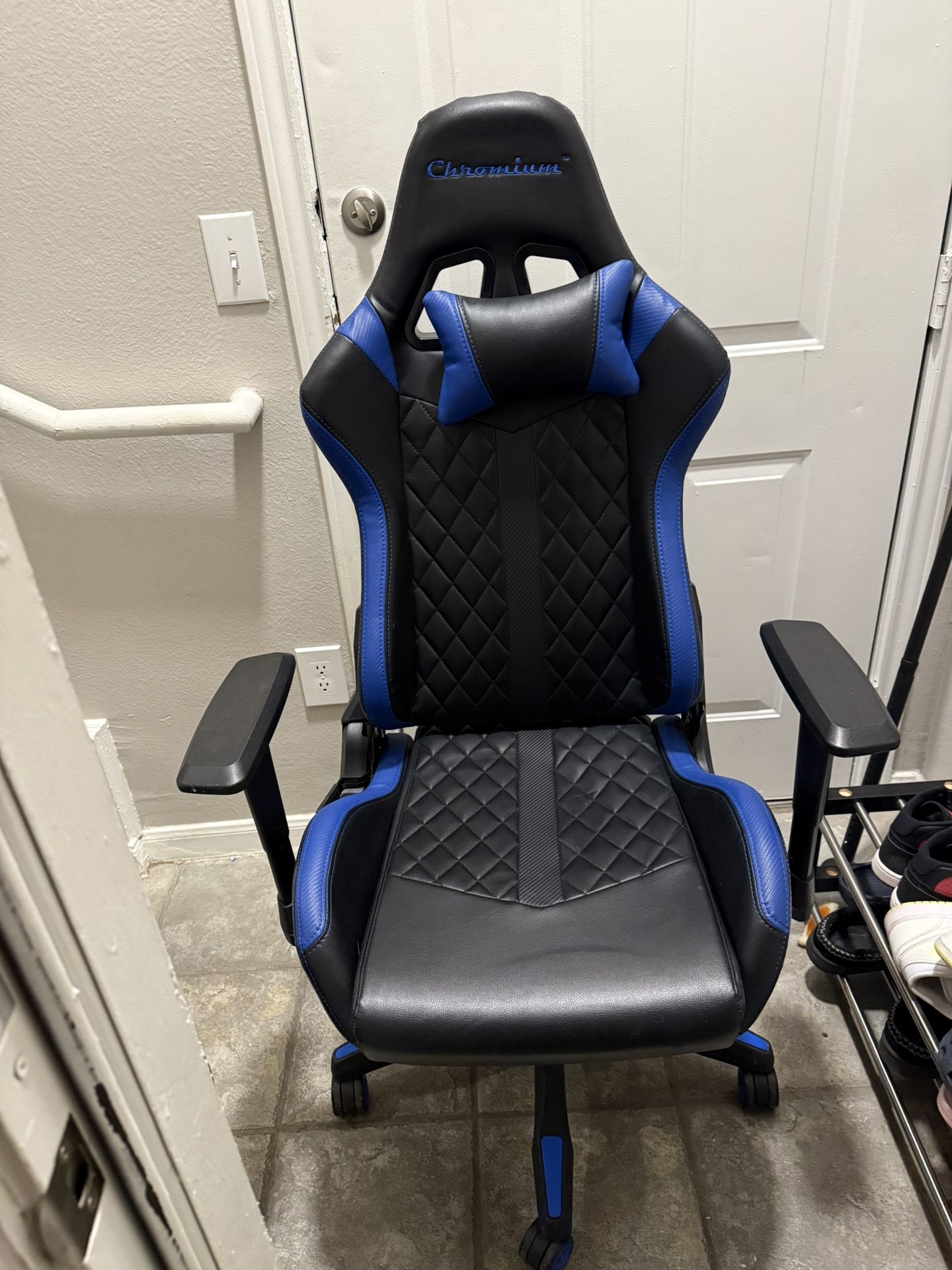 Gaming Chairs & Desks for Sale in San Antonio, TX - OfferUp