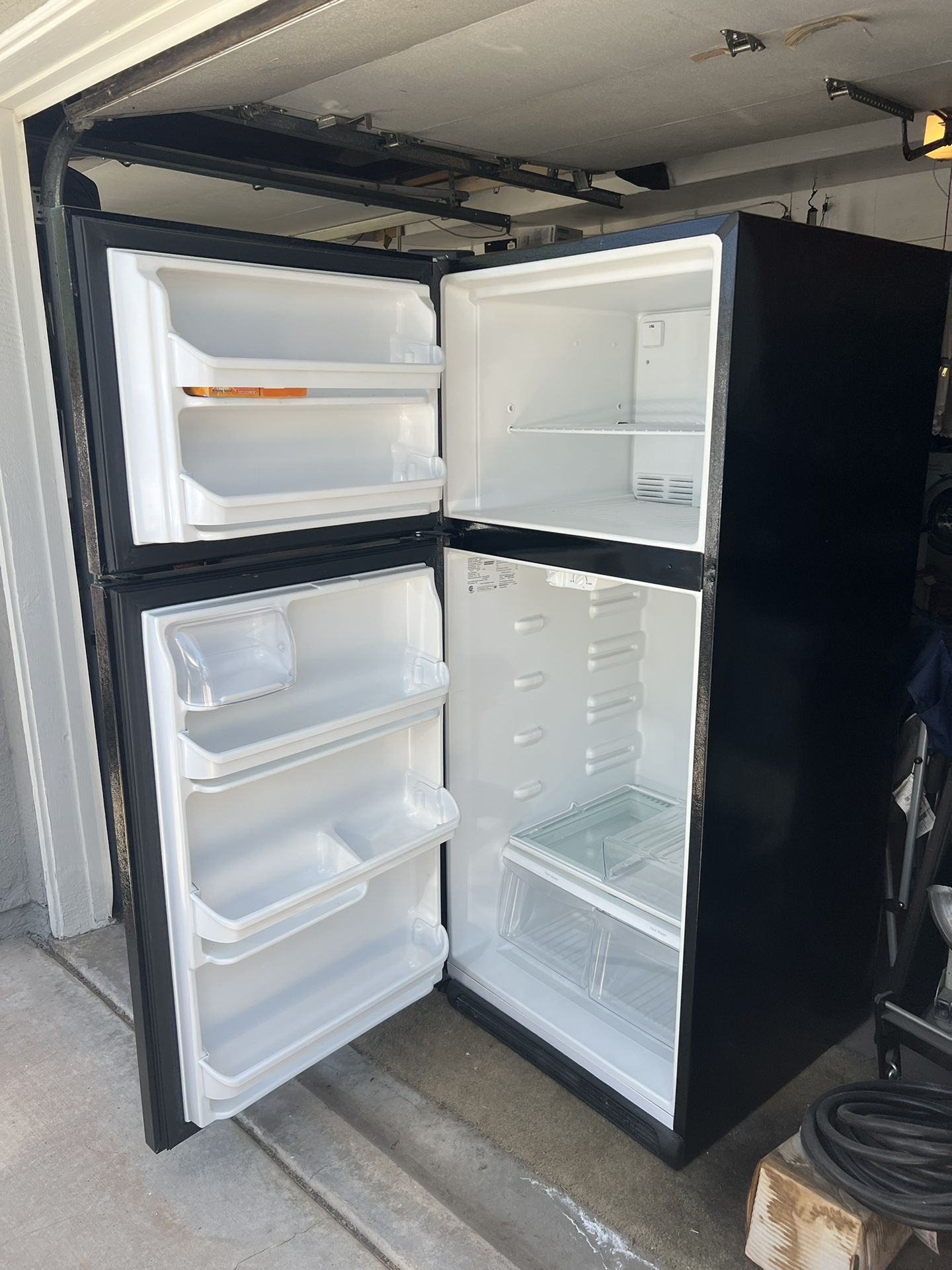Refrigerator - Like New for Sale in Norco, CA - OfferUp