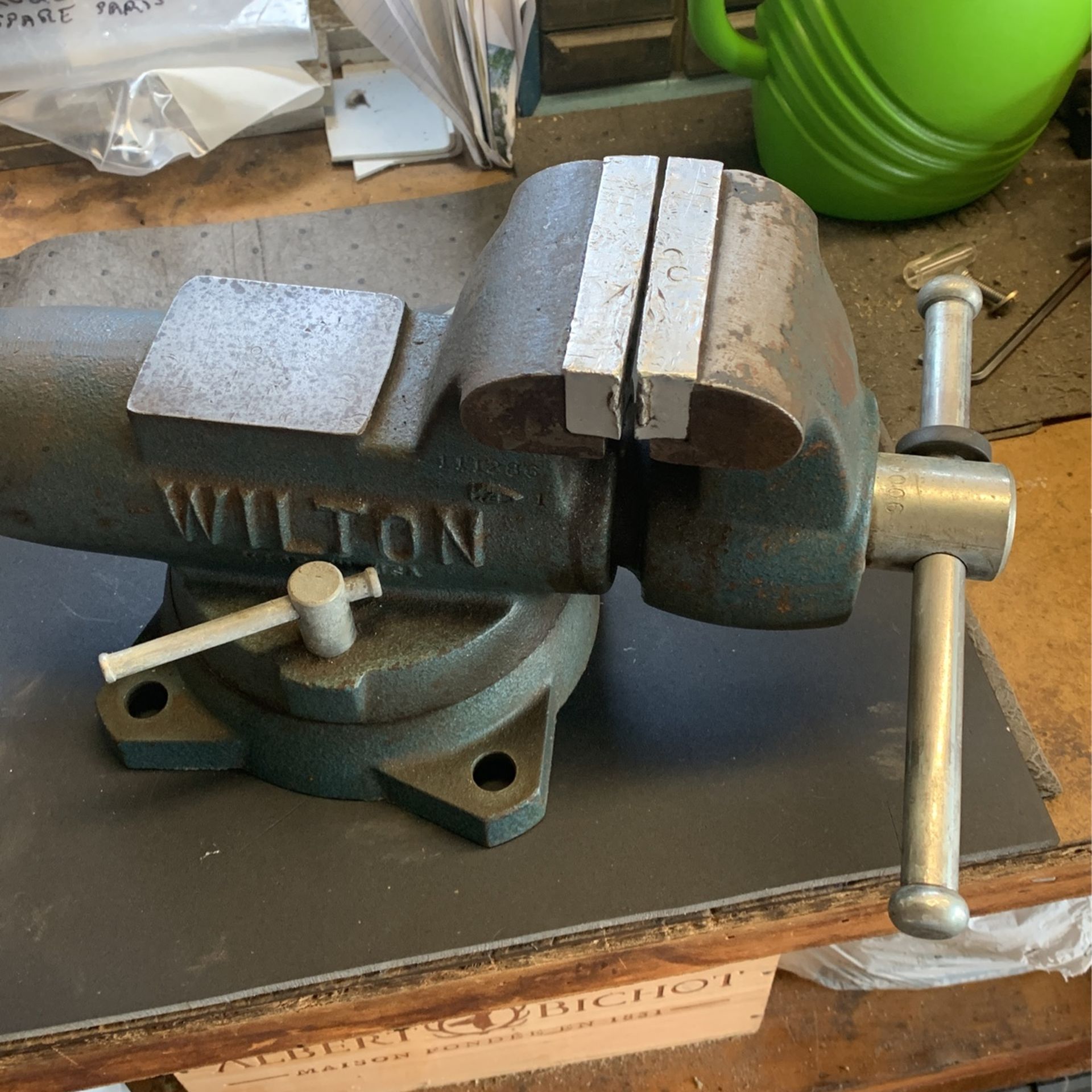 Wilton 350 Swivel Base Bullet Vise for Sale in Crestwood, IL - OfferUp