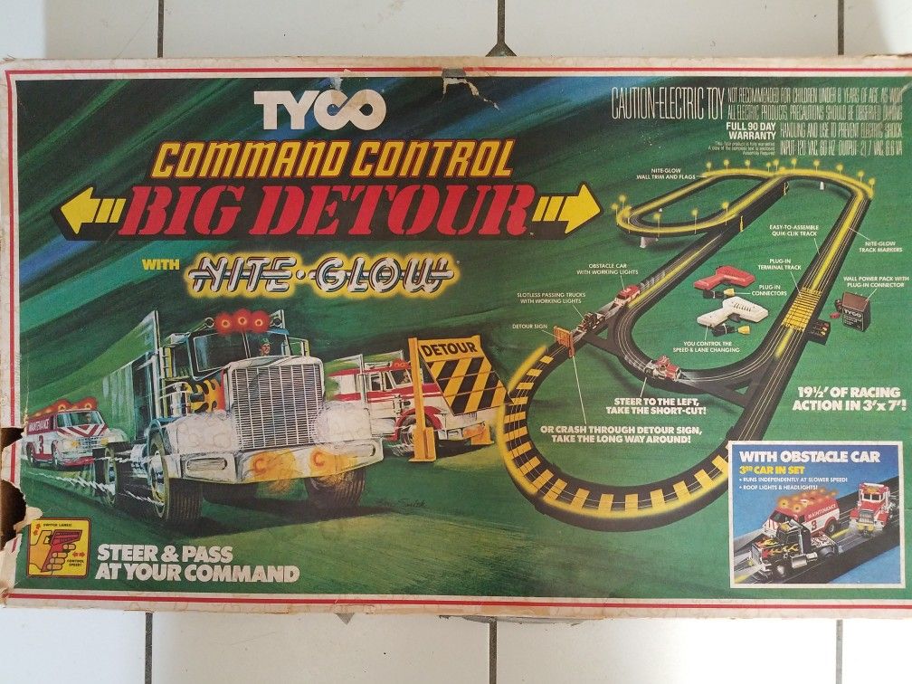 Tyco Command Big Detour Nite Glow Slot Car Set for Sale in Glenview, IL - OfferUp