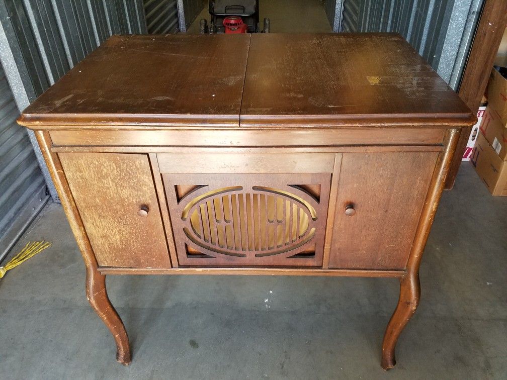 Vintage Brunswick Phonograph for Sale in Chula Vista, CA - OfferUp